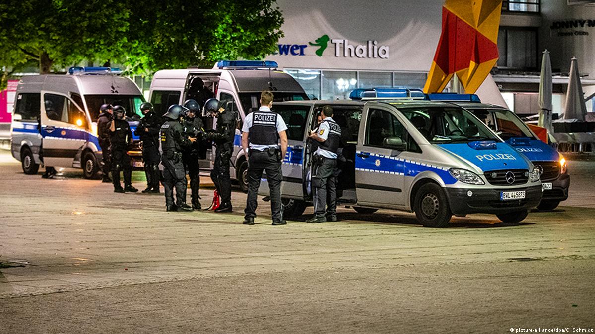 Alman polisi yine katletti